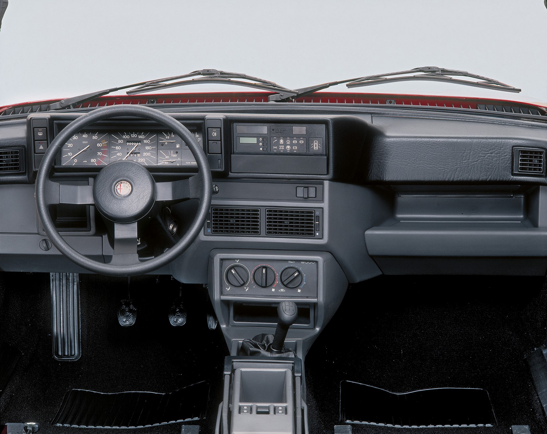 Alfa Romeo 75: è lei l'ultima vera Alfa? - Ruoteclassiche