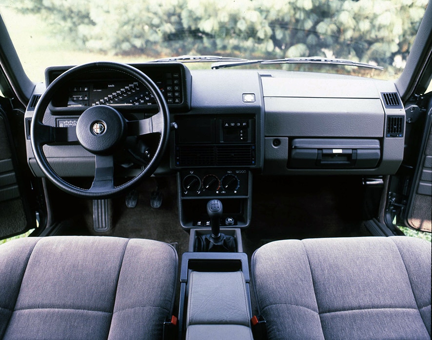 Alfa Romeo 90: meccanica classica e stile moderno - Ruoteclassiche