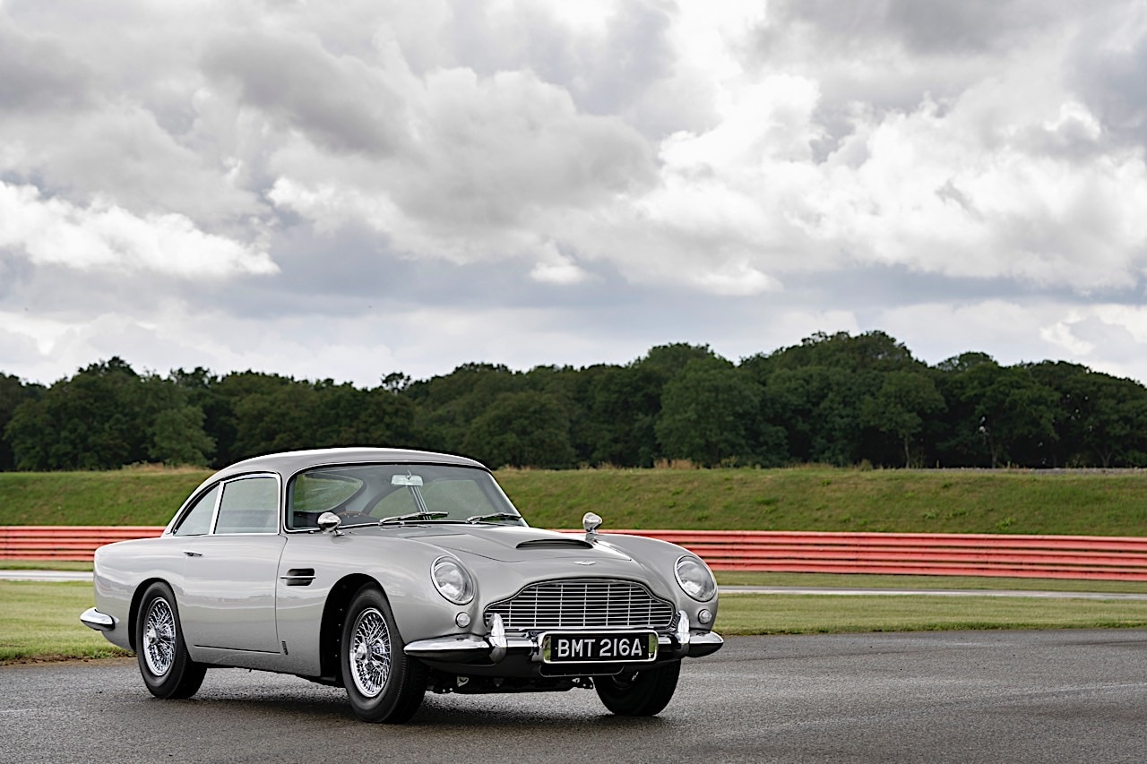 Aston Martin DB5 Goldfinger Continuation: rinasce la vettura di James ...