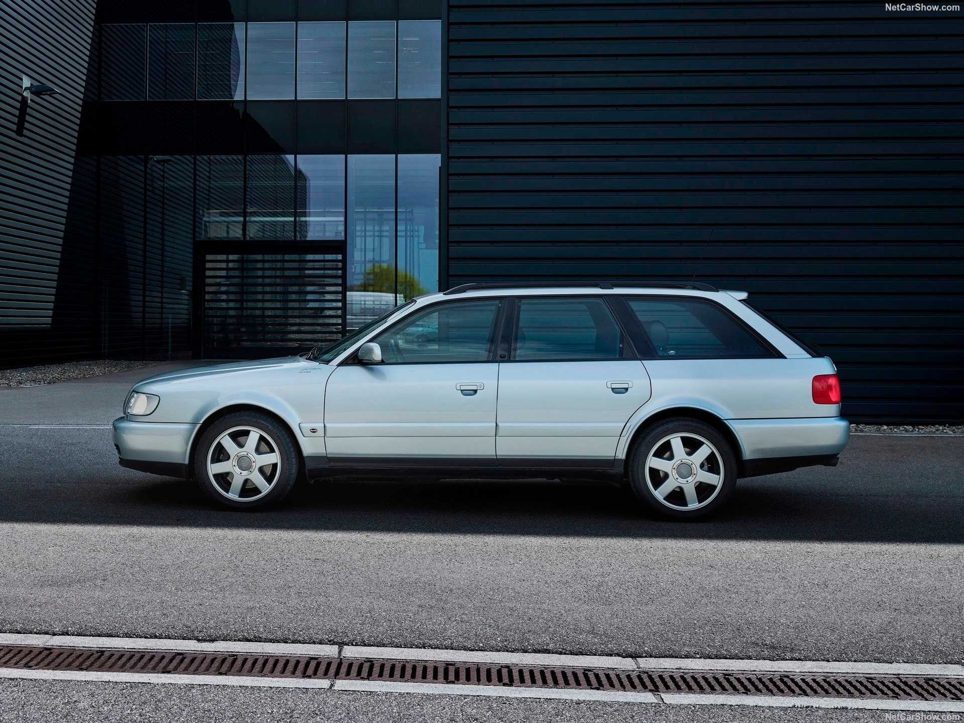 Audi S6 V8: il consolidamento della sportività - Ruoteclassiche