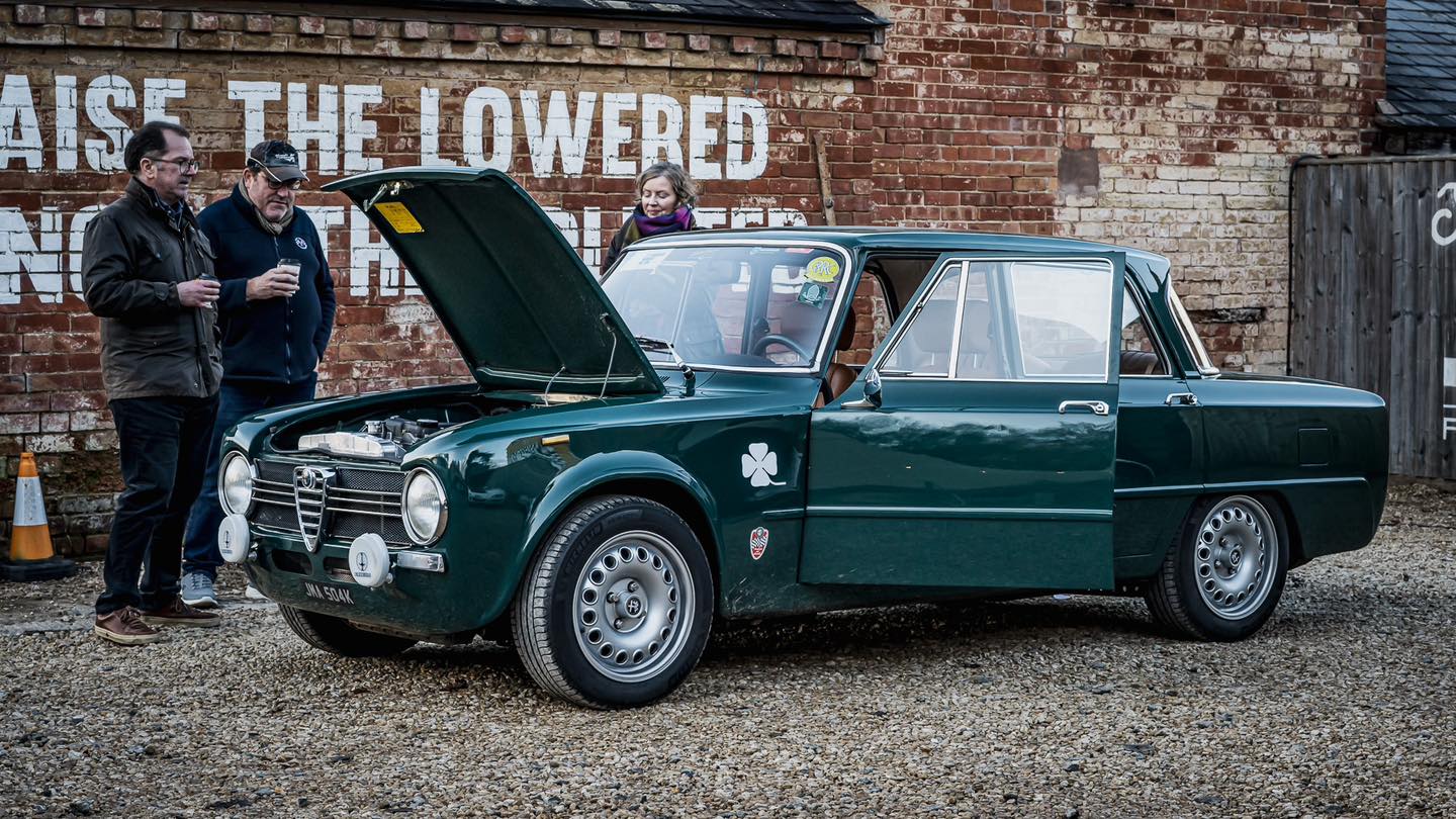Inaugurato The Hut: Caffeine&Machine apre a un passo da Goodwood ...