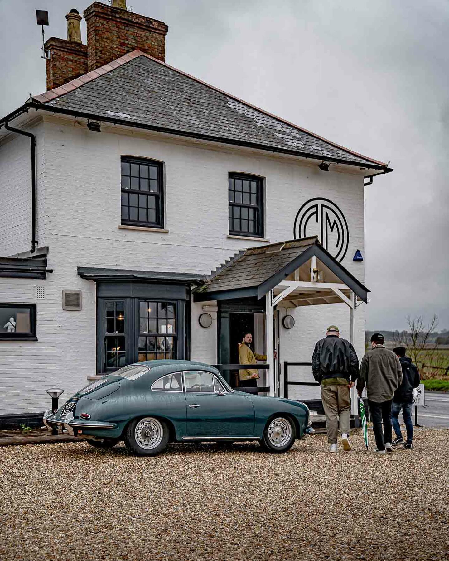 Inaugurato The Hut: Caffeine&Machine apre a un passo da Goodwood ...