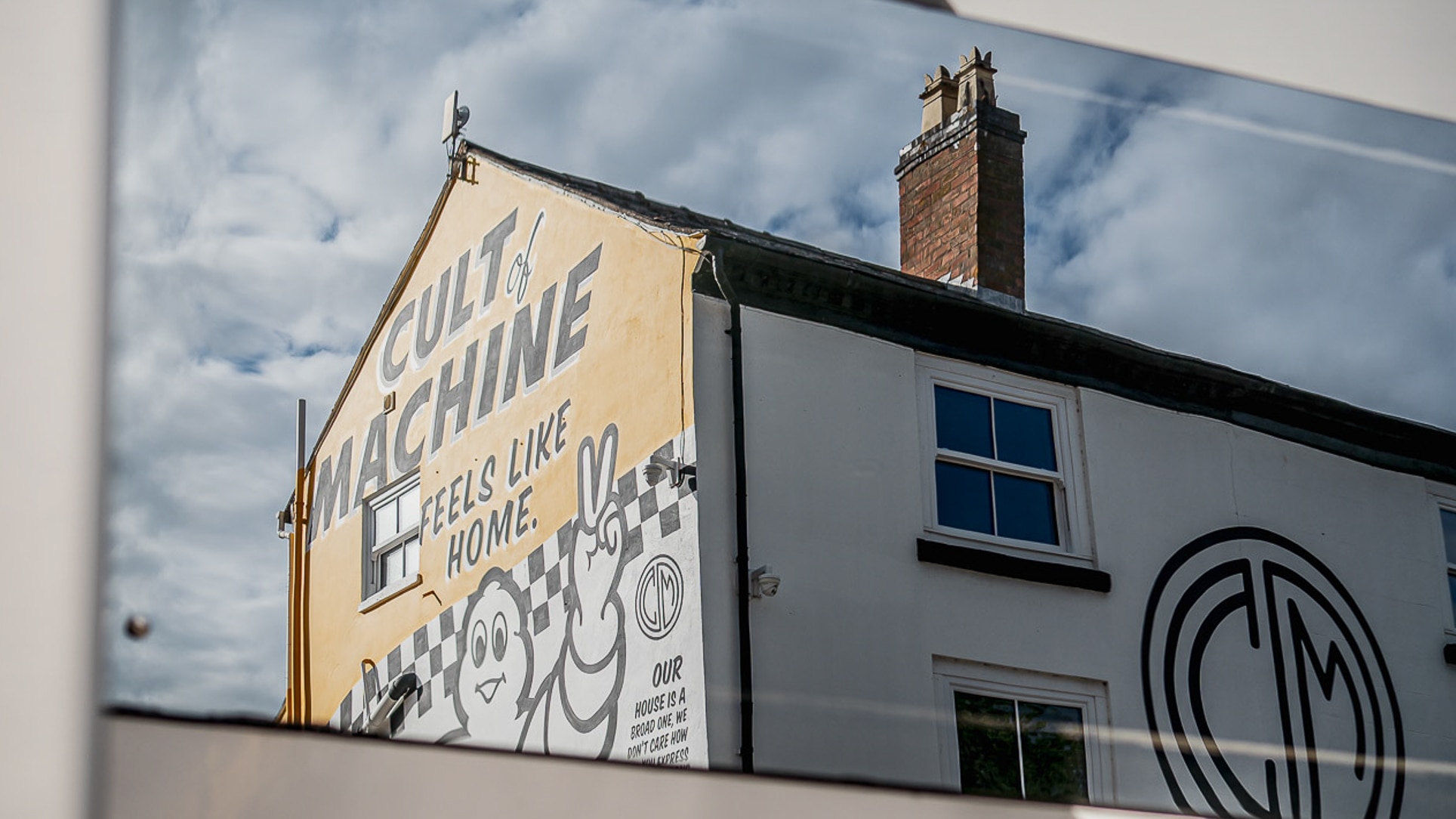 Inaugurato The Hut: Caffeine&Machine apre a un passo da Goodwood ...