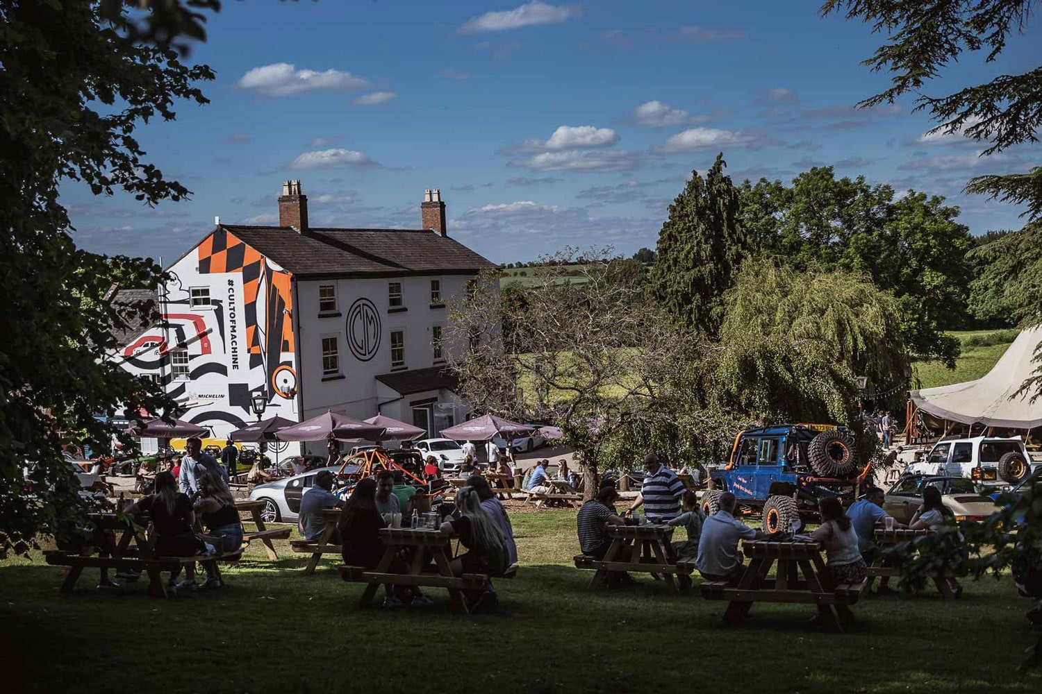 Inaugurato The Hut: Caffeine&Machine apre a un passo da Goodwood ...