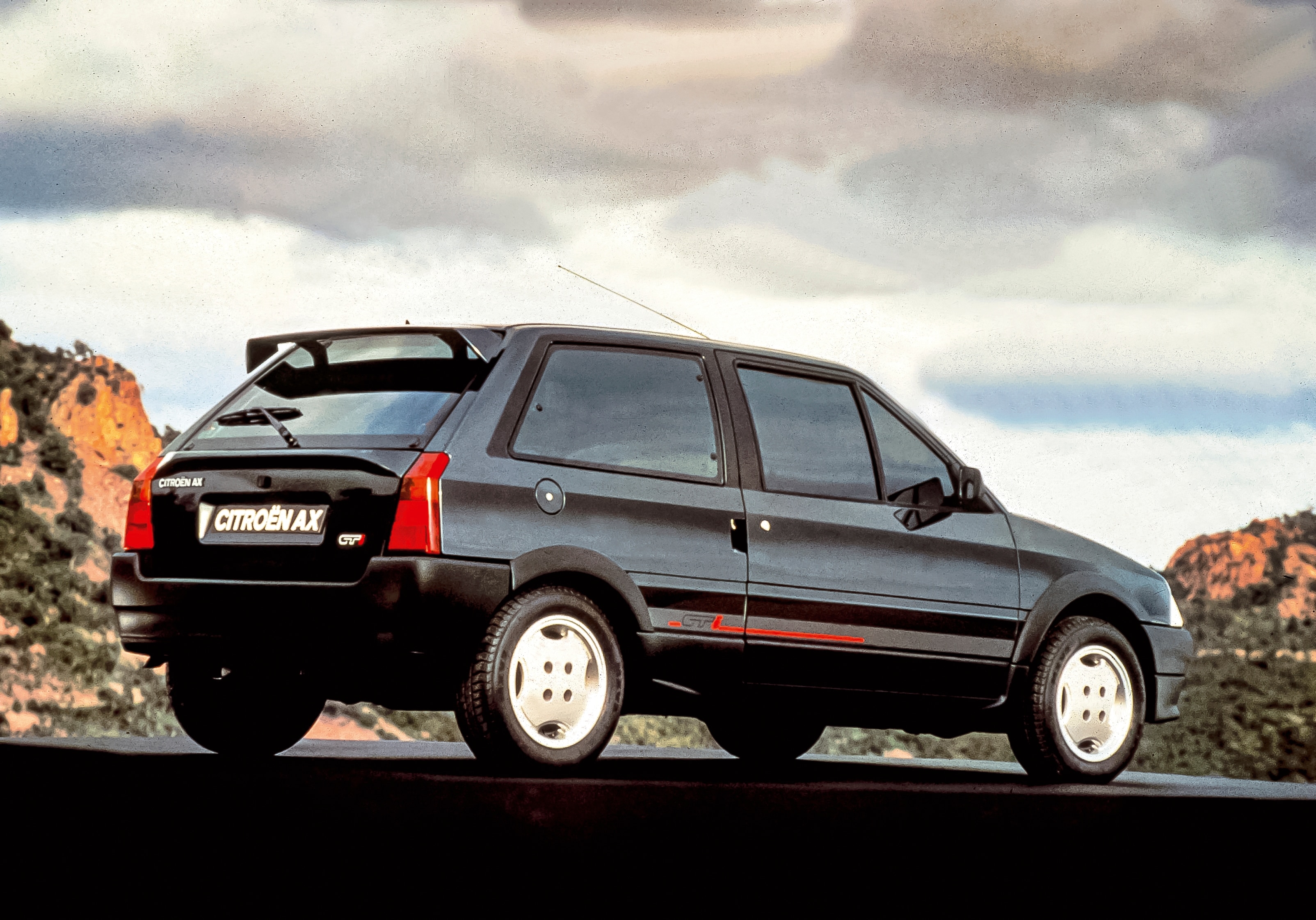 Piccole bombe francesi - Citroën AX Sport, GT e GTI: tre modi di essere ...