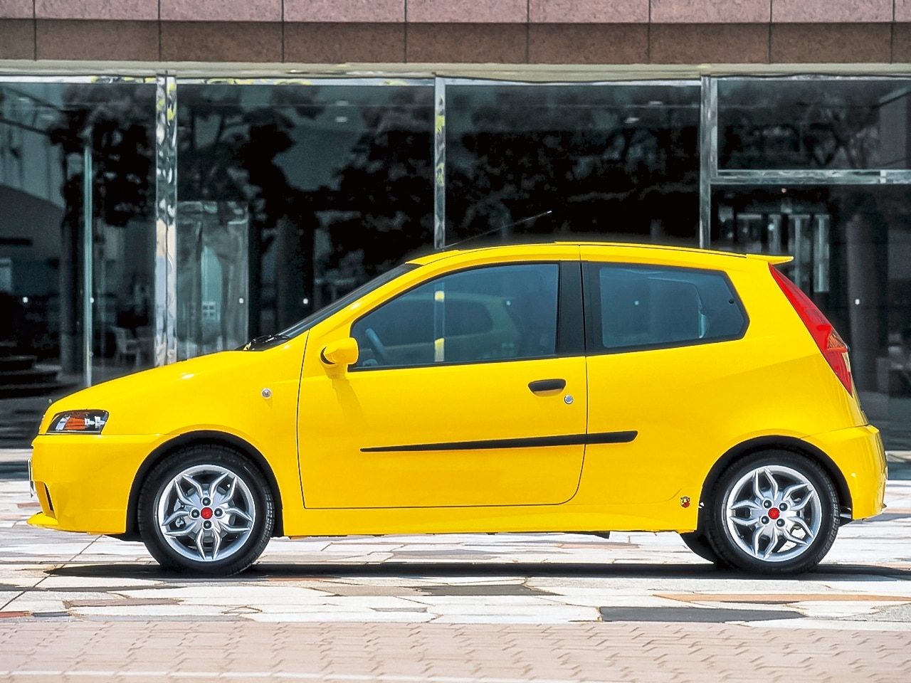 Piccole bombe italiane: Fiat Punto HGT, no turbo meno party - Ruoteclassiche