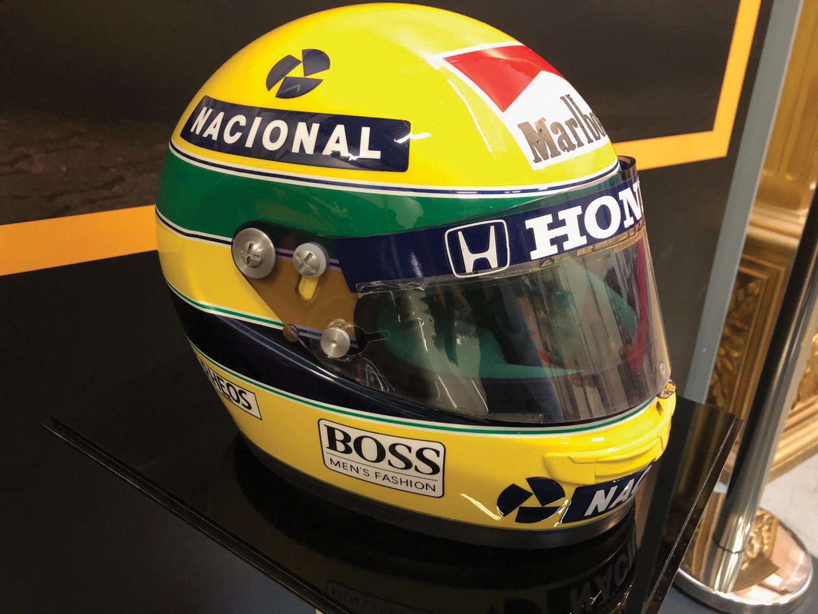 Retromobile, aste: Senna vince la gara dei caschi - Ruoteclassiche