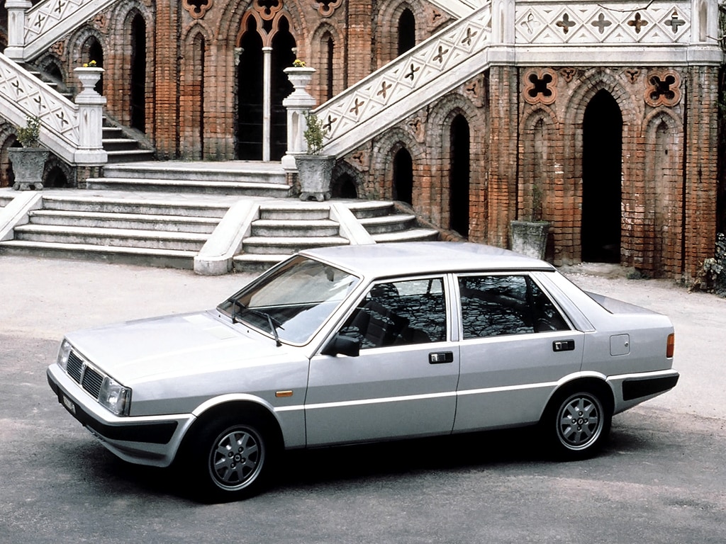Lancia Prisma, una compatta in abito lungo - Ruoteclassiche