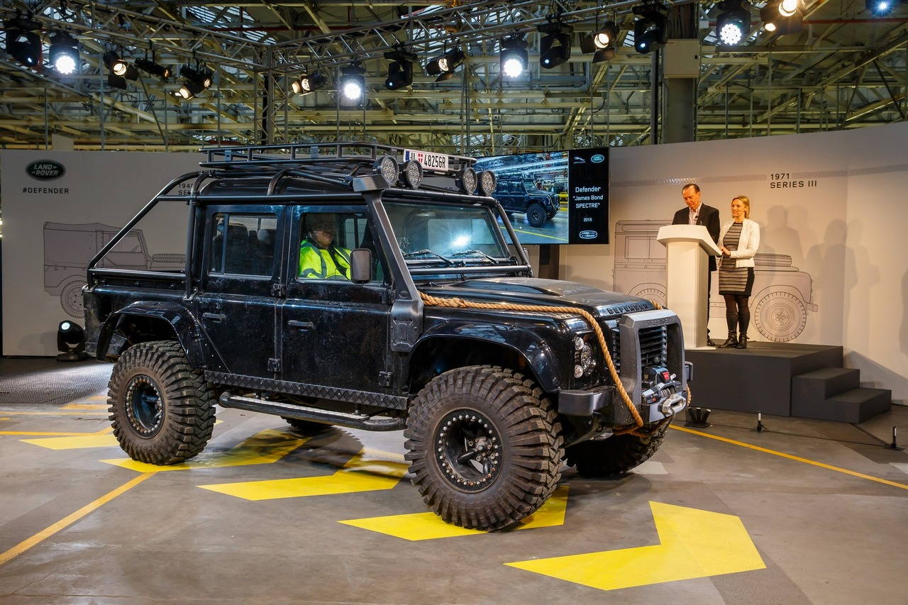 Land Rover: prodotta l'ultima Defender - Ruoteclassiche