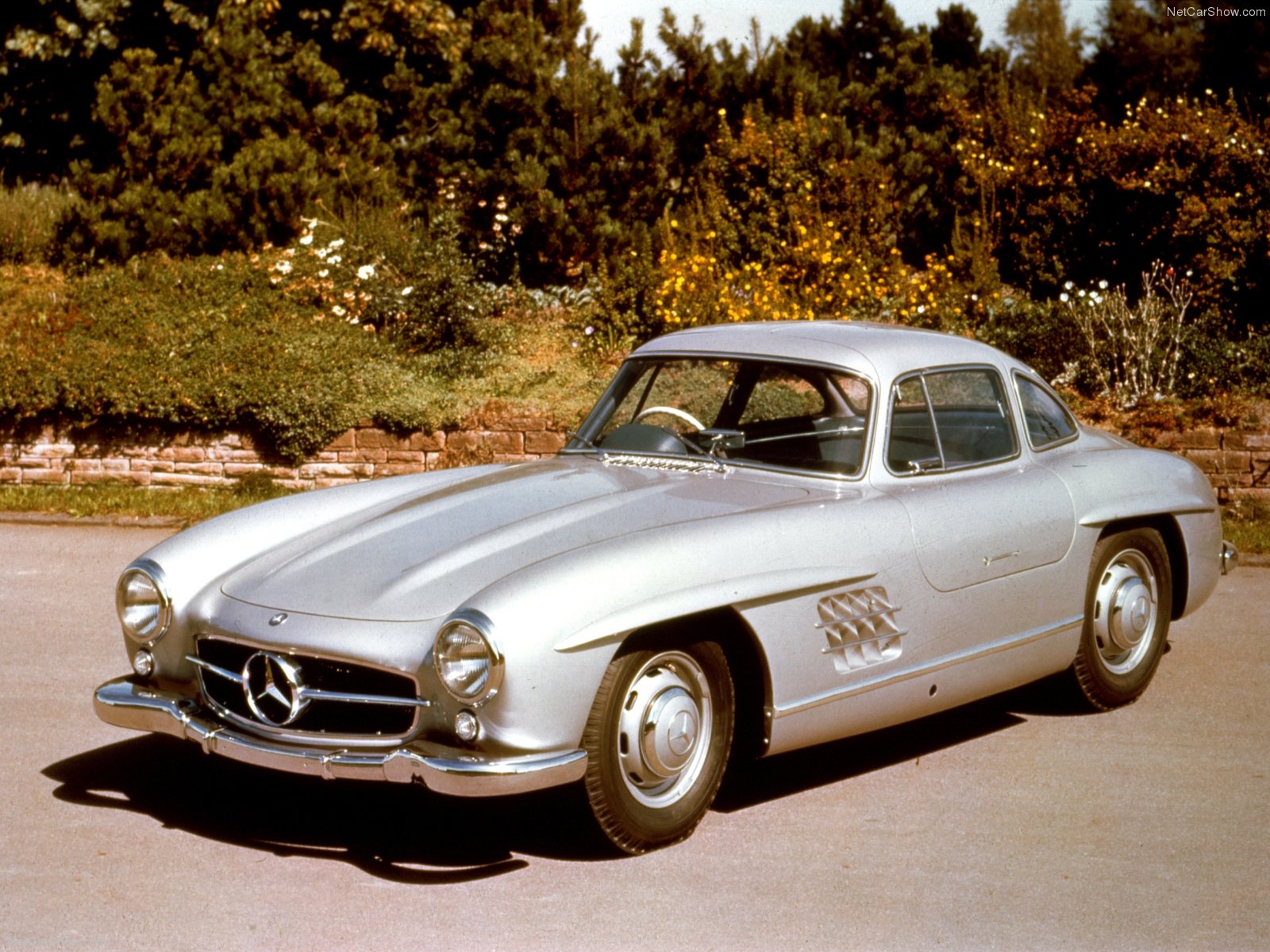 Mercedes 300 SL, 65 anni sulle "ali di gabbiano" - Ruoteclassiche