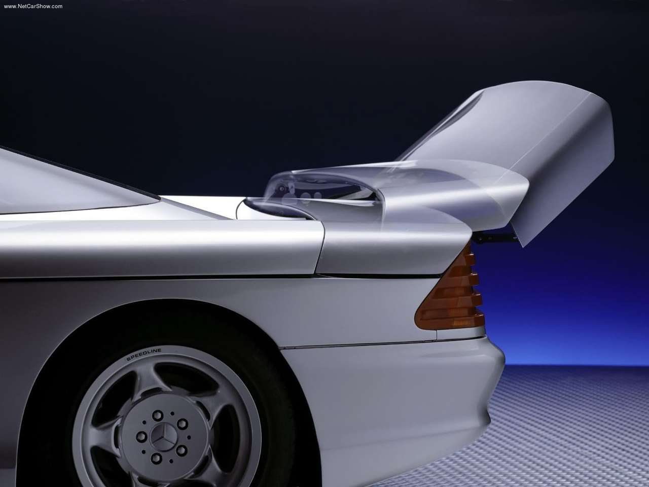 Mercedes-Benz C112, la supersportiva che guardava al futuro ...