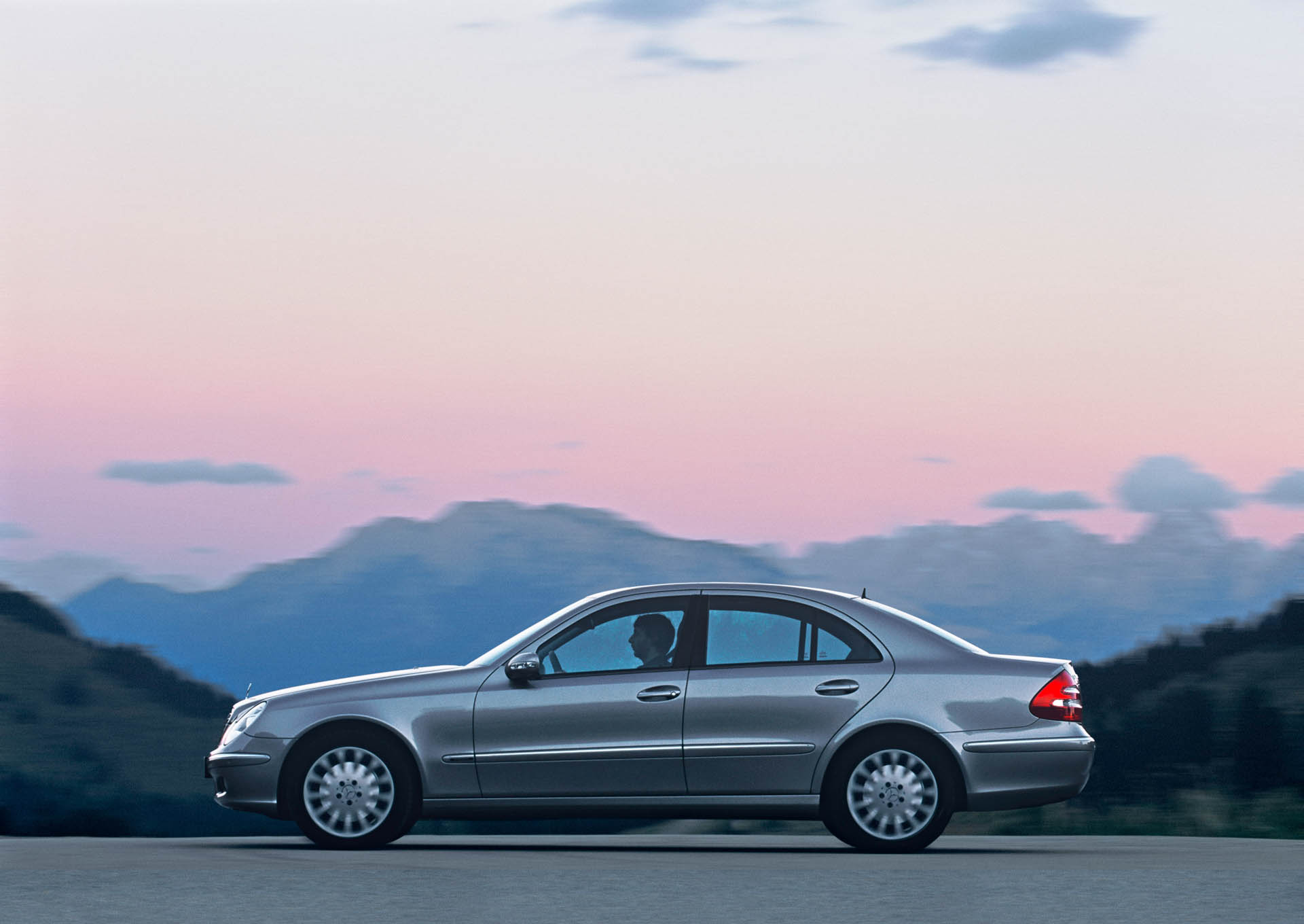 Mercedes-Benz W211: neoclassicismo tedesco (parte I) - Ruoteclassiche