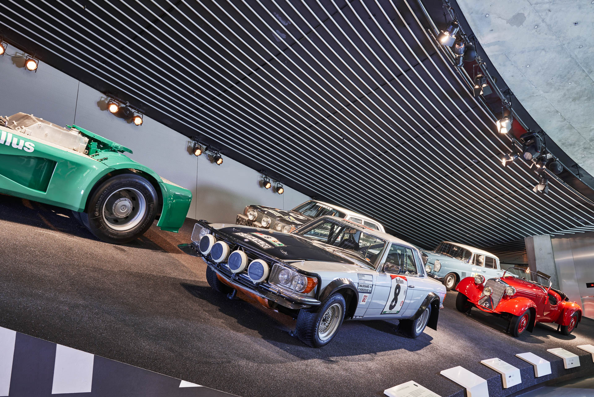 Mercedes-Benz SLC: una granturismo con il vizio delle corse ...