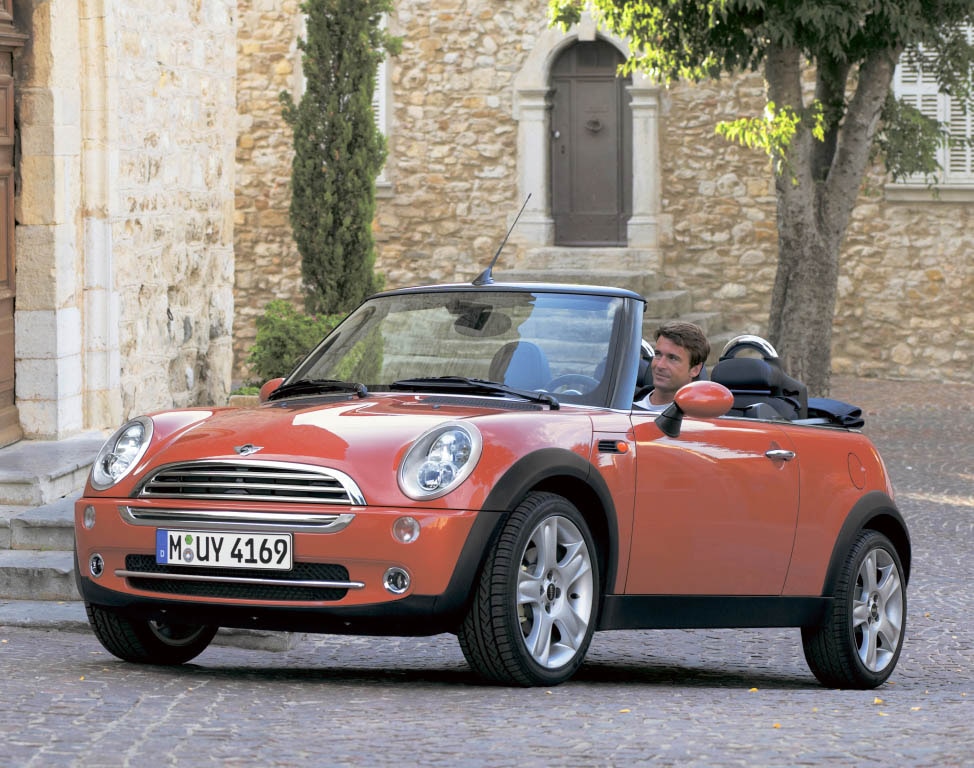 Mini, i vent'anni di un classico reinventato - Ruoteclassiche
