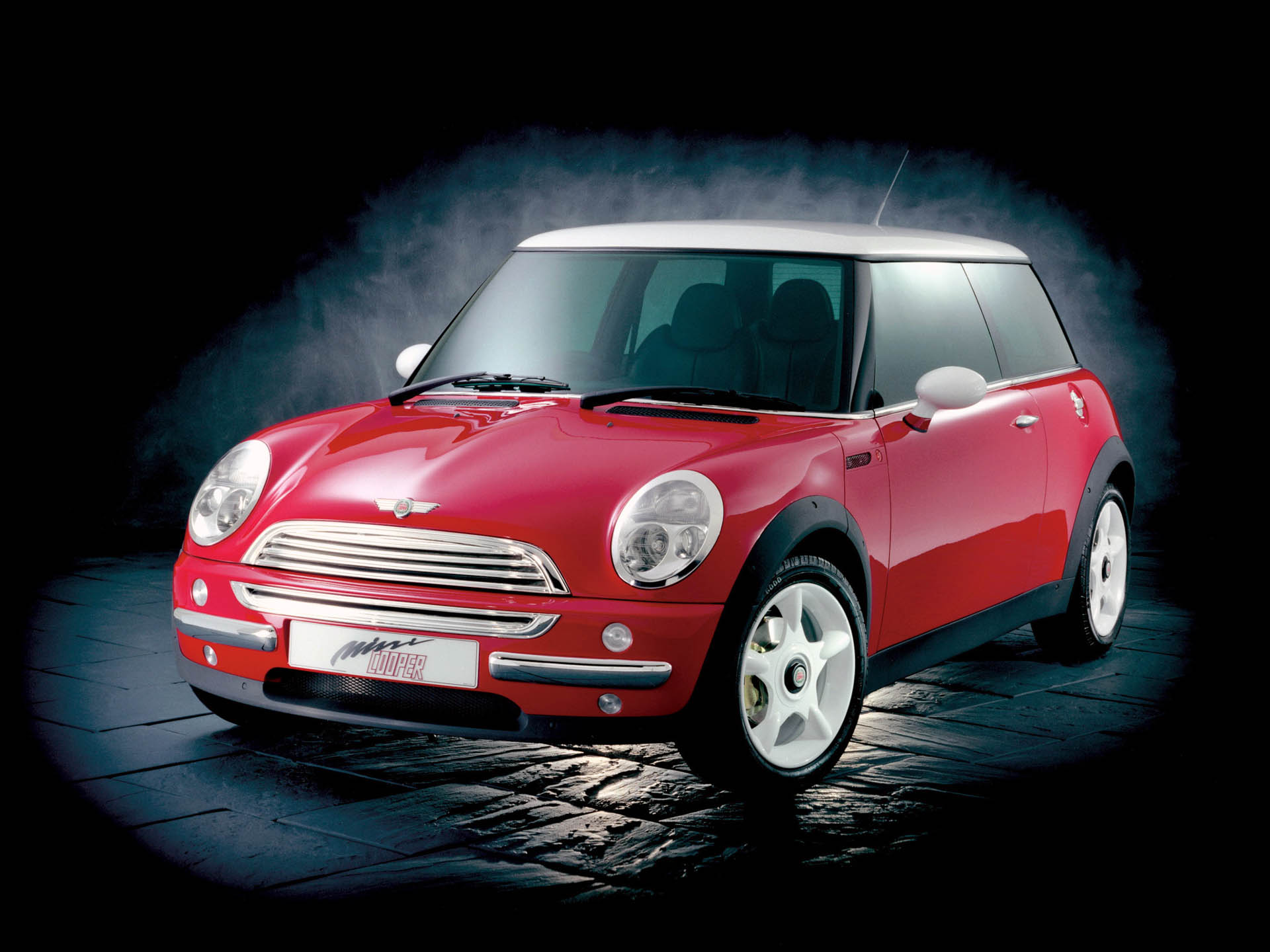 Mini, i vent'anni di un classico reinventato - Ruoteclassiche