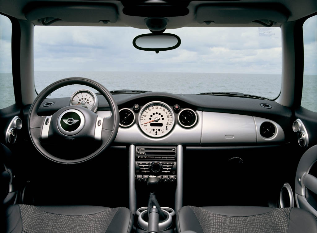 Mini, i vent'anni di un classico reinventato - Ruoteclassiche