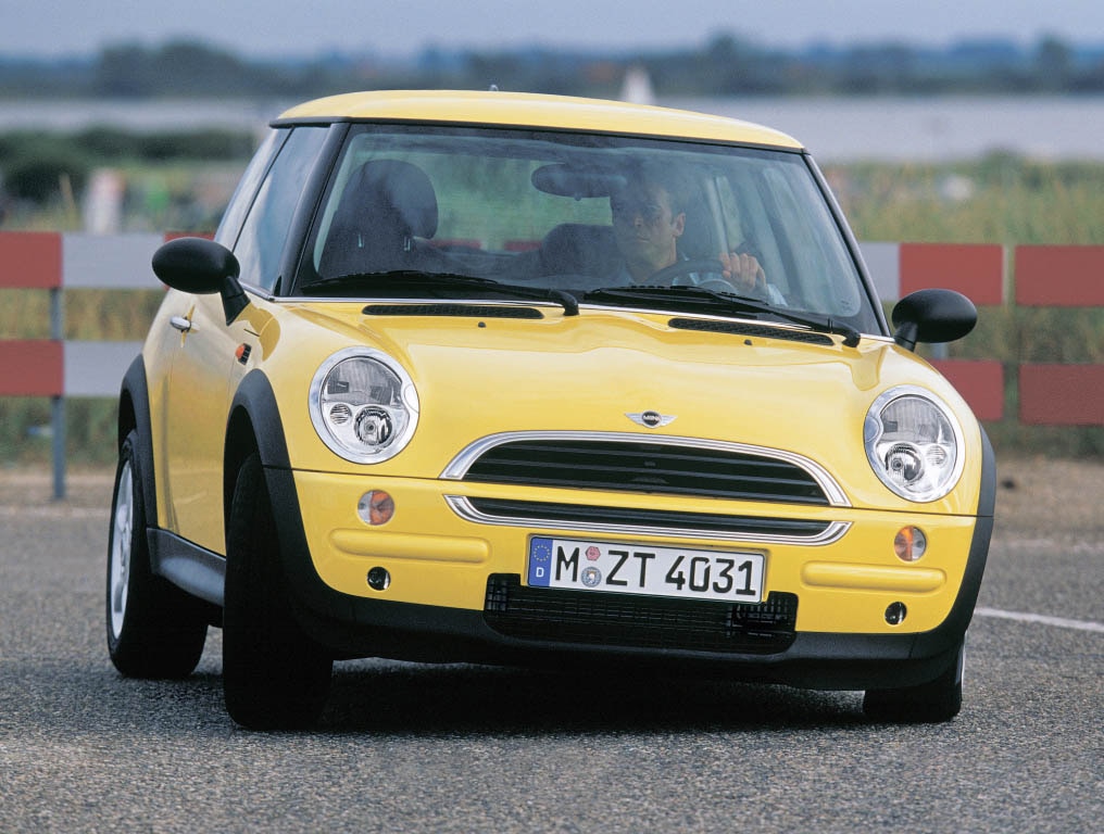 Mini, i vent'anni di un classico reinventato - Ruoteclassiche