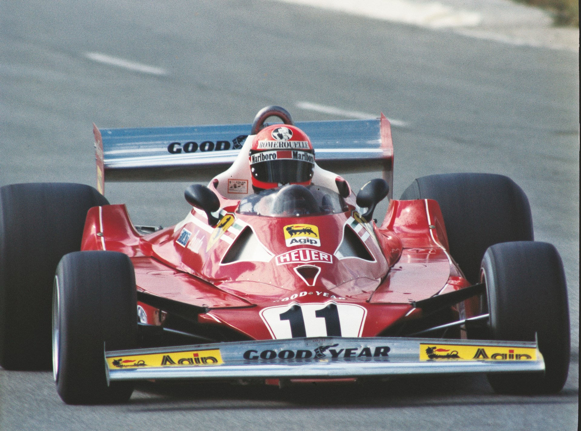 Niki Lauda, l'ultimo viaggio con la tuta Ferrari anni 70 - Ruoteclassiche