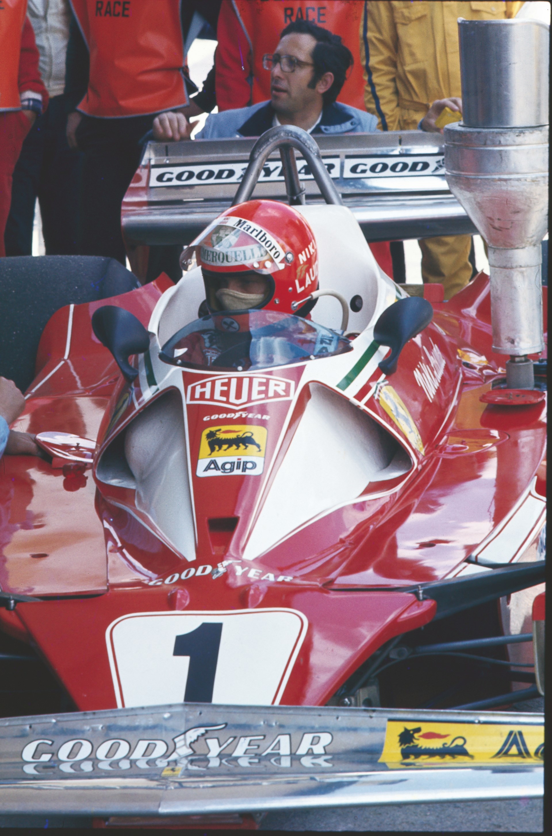 Niki Lauda, l'ultimo viaggio con la tuta Ferrari anni 70 - Ruoteclassiche
