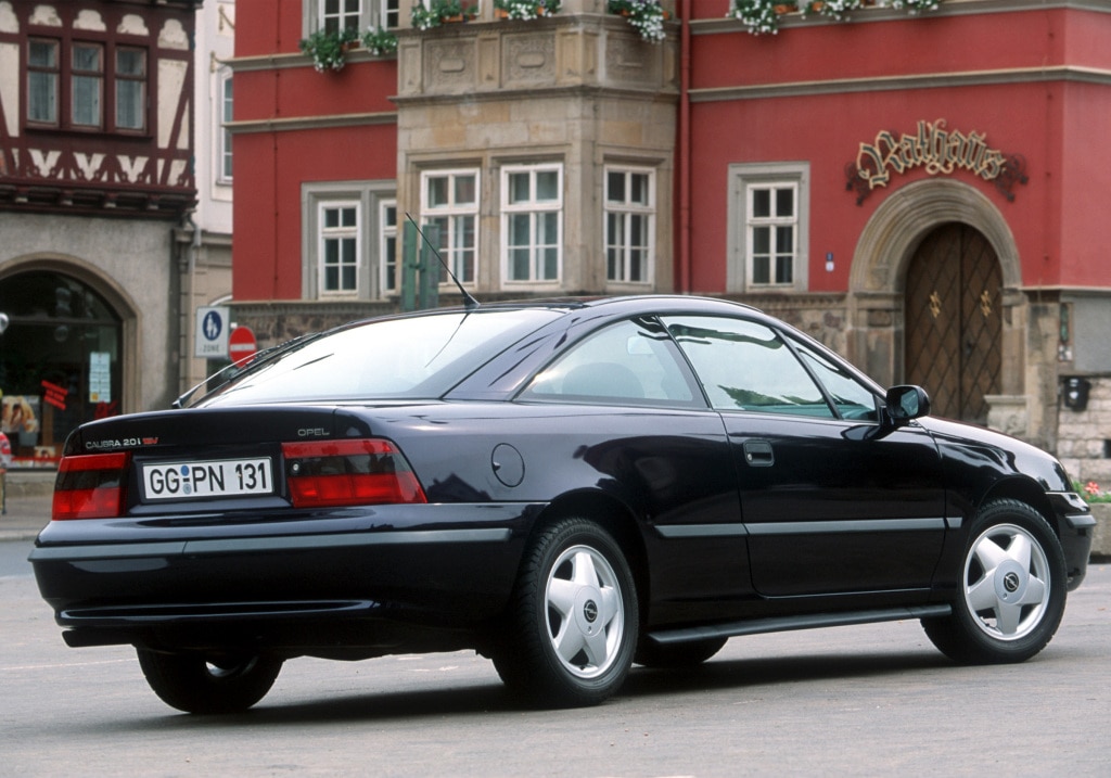 Opel Calibra, la signora del vento compie 30 anni - Ruoteclassiche