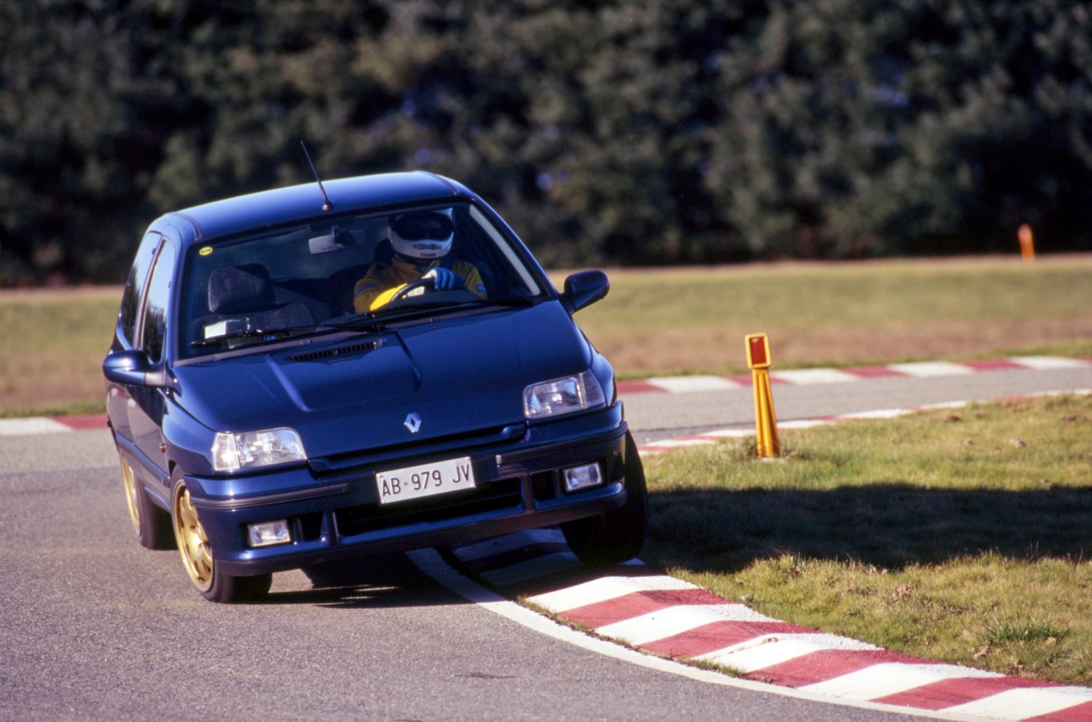 Piccole bombe francesi: Renault Clio Williams, icona anni ’90 ...