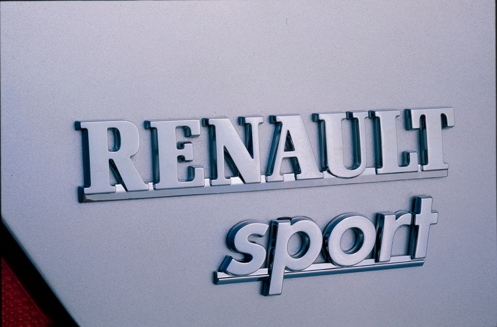 Piccole bombe francesi: Renault Clio RS, la prima vera Renault Sport ...