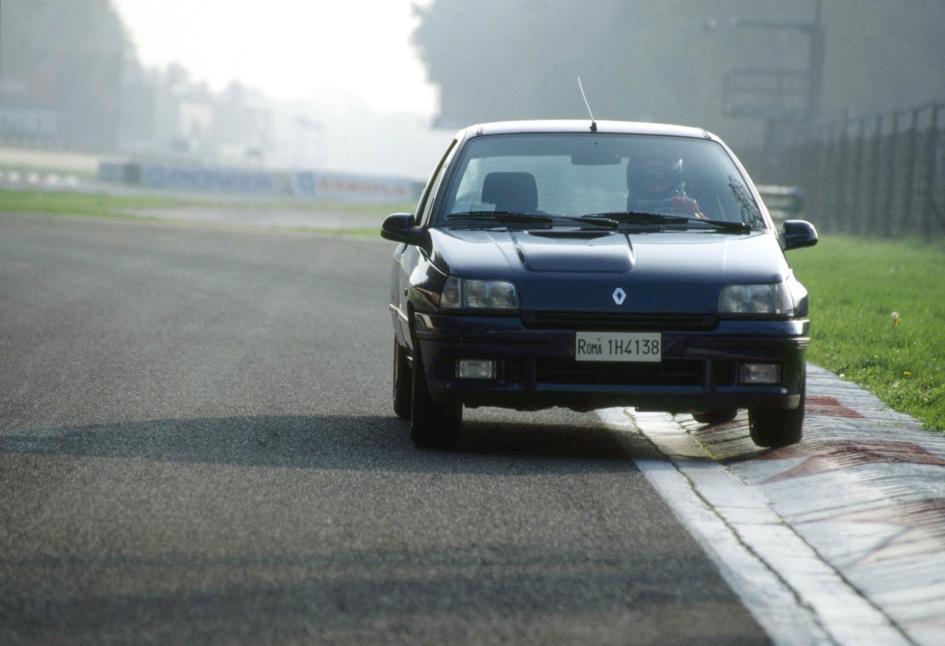 Renault Clio Williams: la francese più amata dagli italiani ...