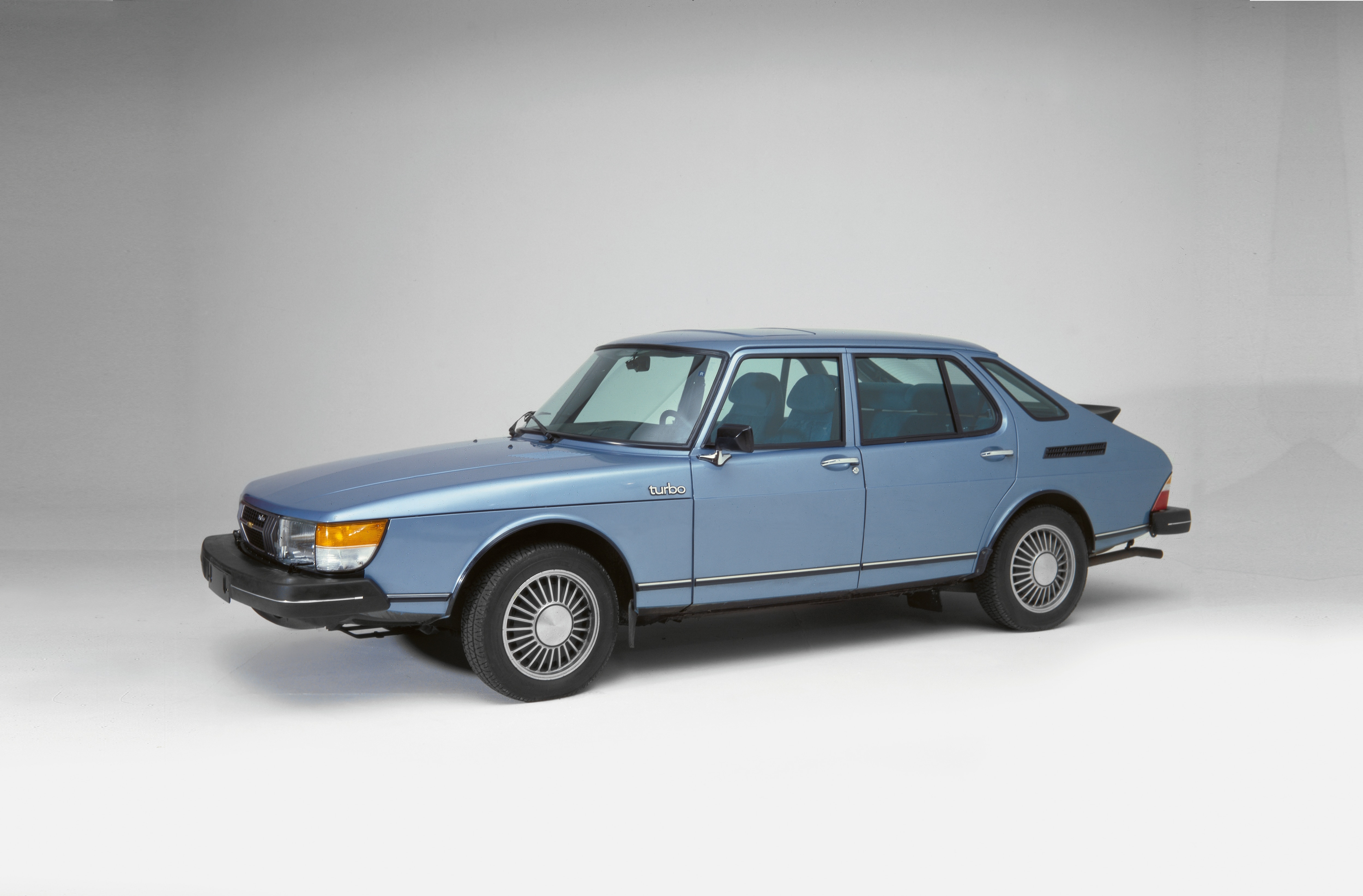 Nordiche da viaggio: Saab 900 turbo, icona di classe e sportività ...