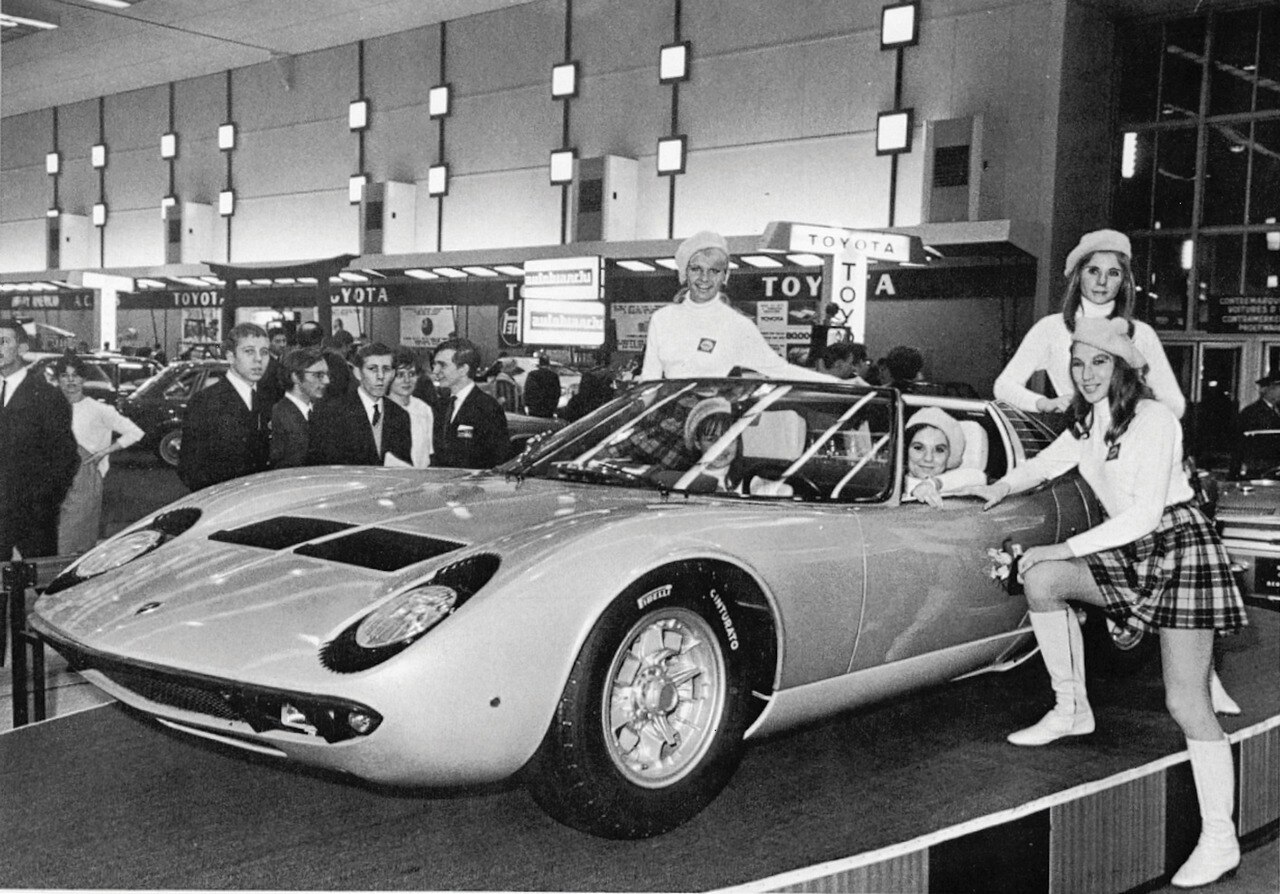 3 novembre '65: Lamborghini al decollo, Bugatti prossima alla fine ...