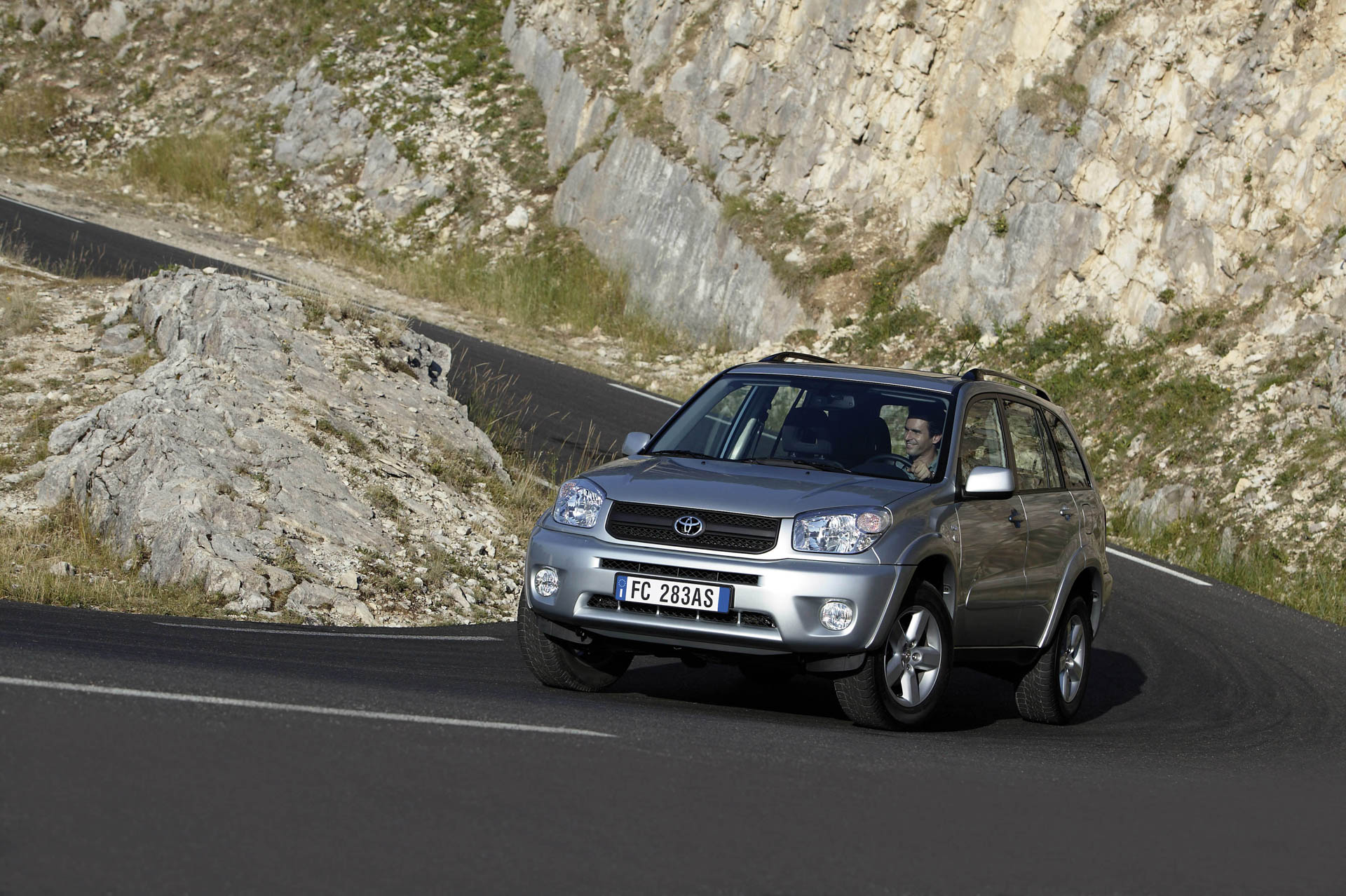 Toyota RAV4: il suv a quota 10 milioni - Ruoteclassiche