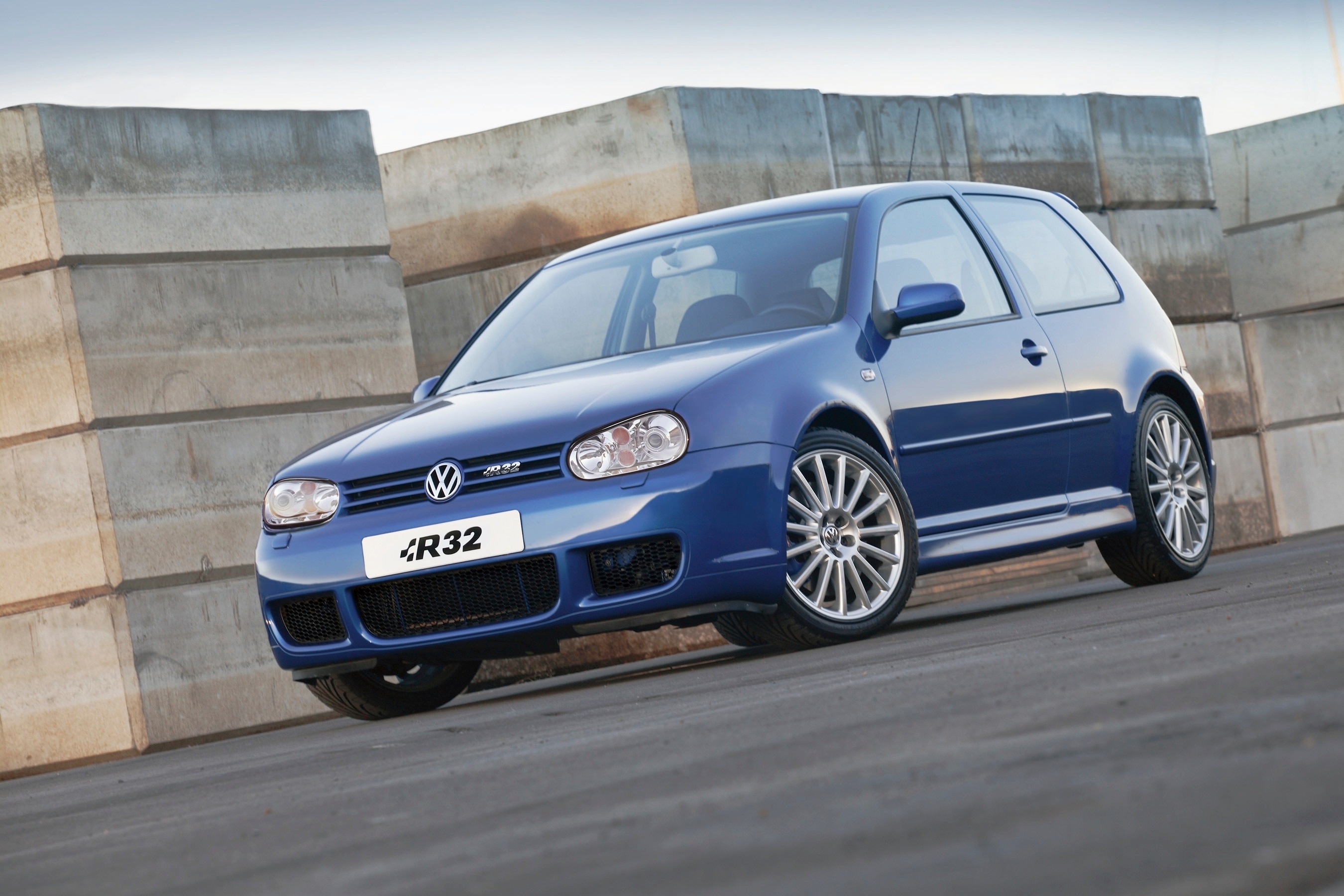 Piccole bombe tedesche: Golf R32 - Ruoteclassiche