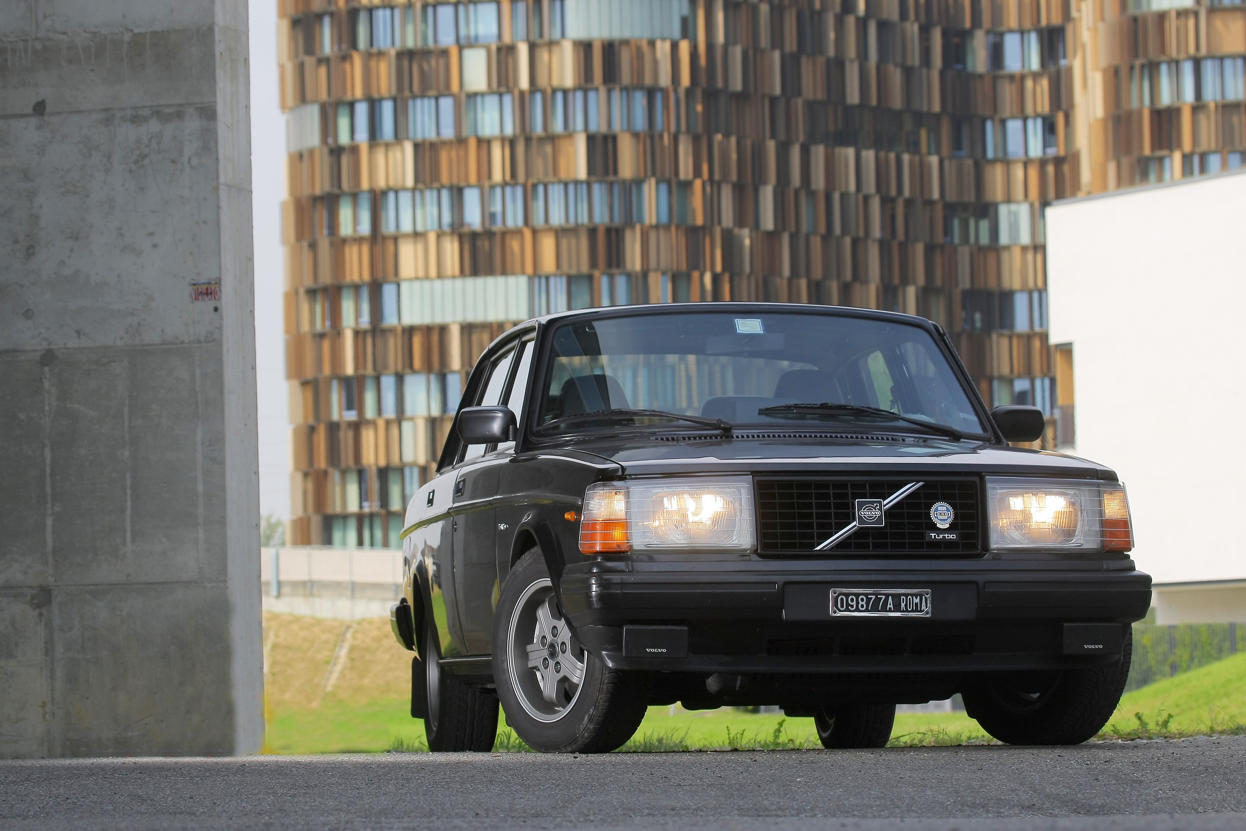 Nordiche da viaggio: Volvo 240 Turbo, il “mattone volante” - Ruoteclassiche