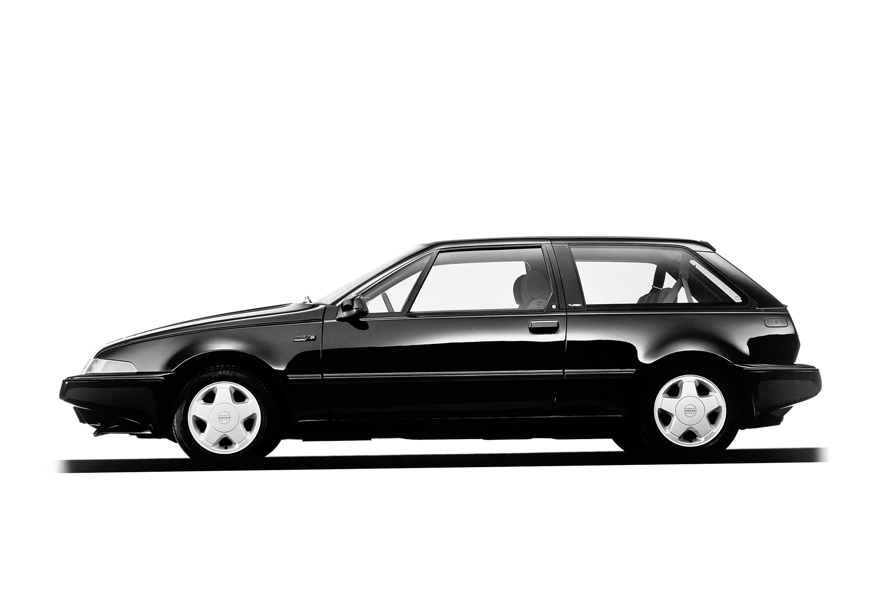 Volvo 480 ES: innovazione cuneiforme - Ruoteclassiche